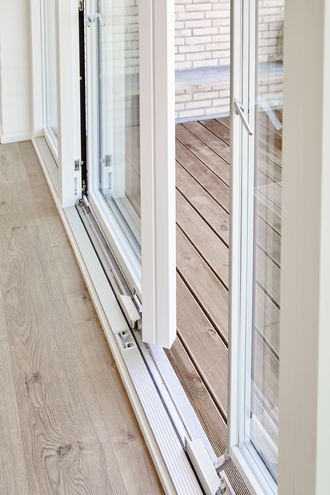 Velfac Sliding Doors - Corsham Building Plastics